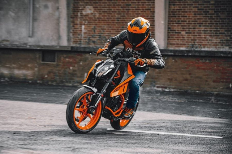 2024 KTM 250 Duke Review: The Ultimate Entry-Level Naked Bike – MotoDeal